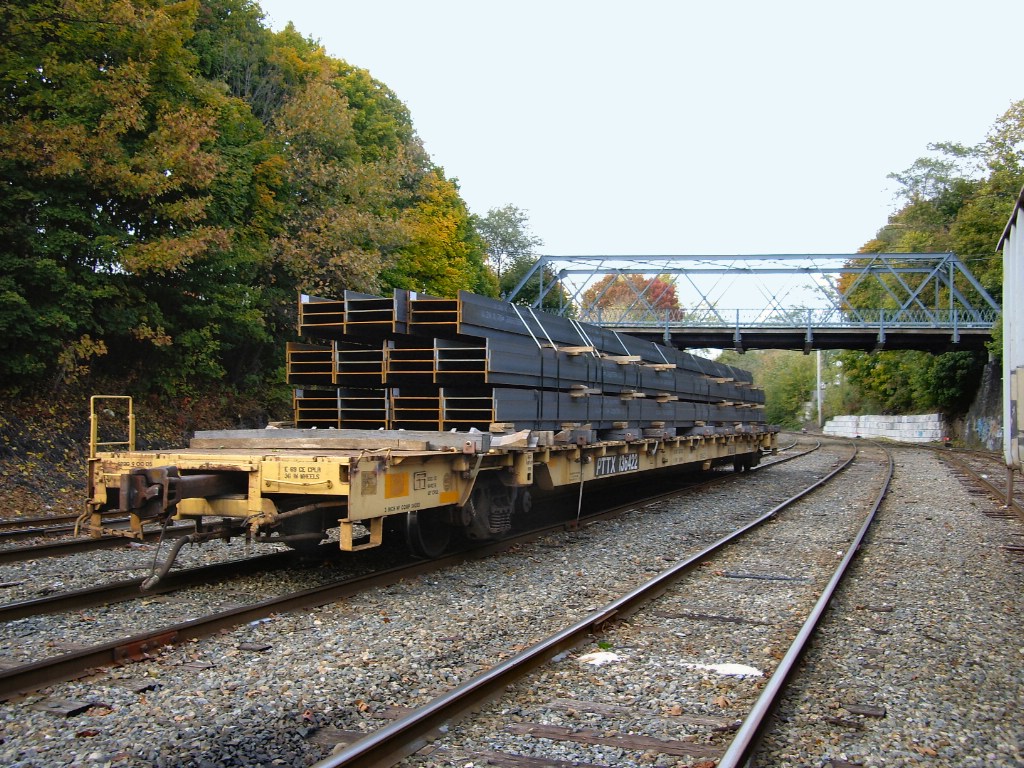 PTTX 136422 Flat Car